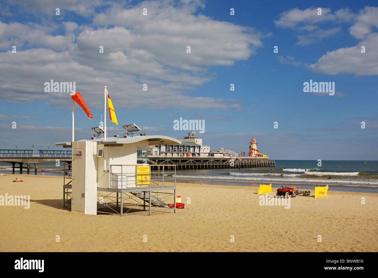 Lifeguard station, Bournemouth beach, Bournemouth, England Stock Photo ...