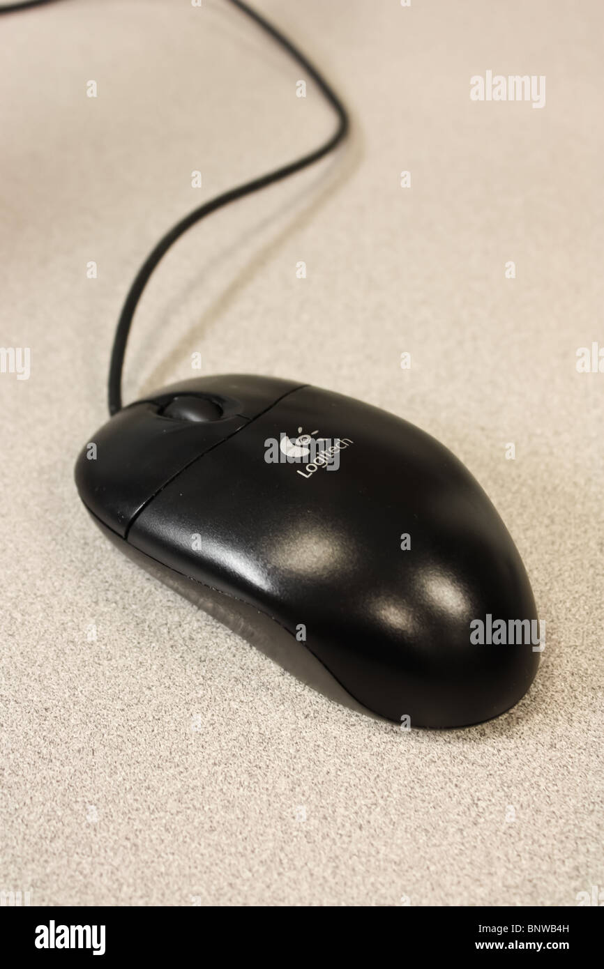 Black mouse hi-res stock photography and images - Alamy