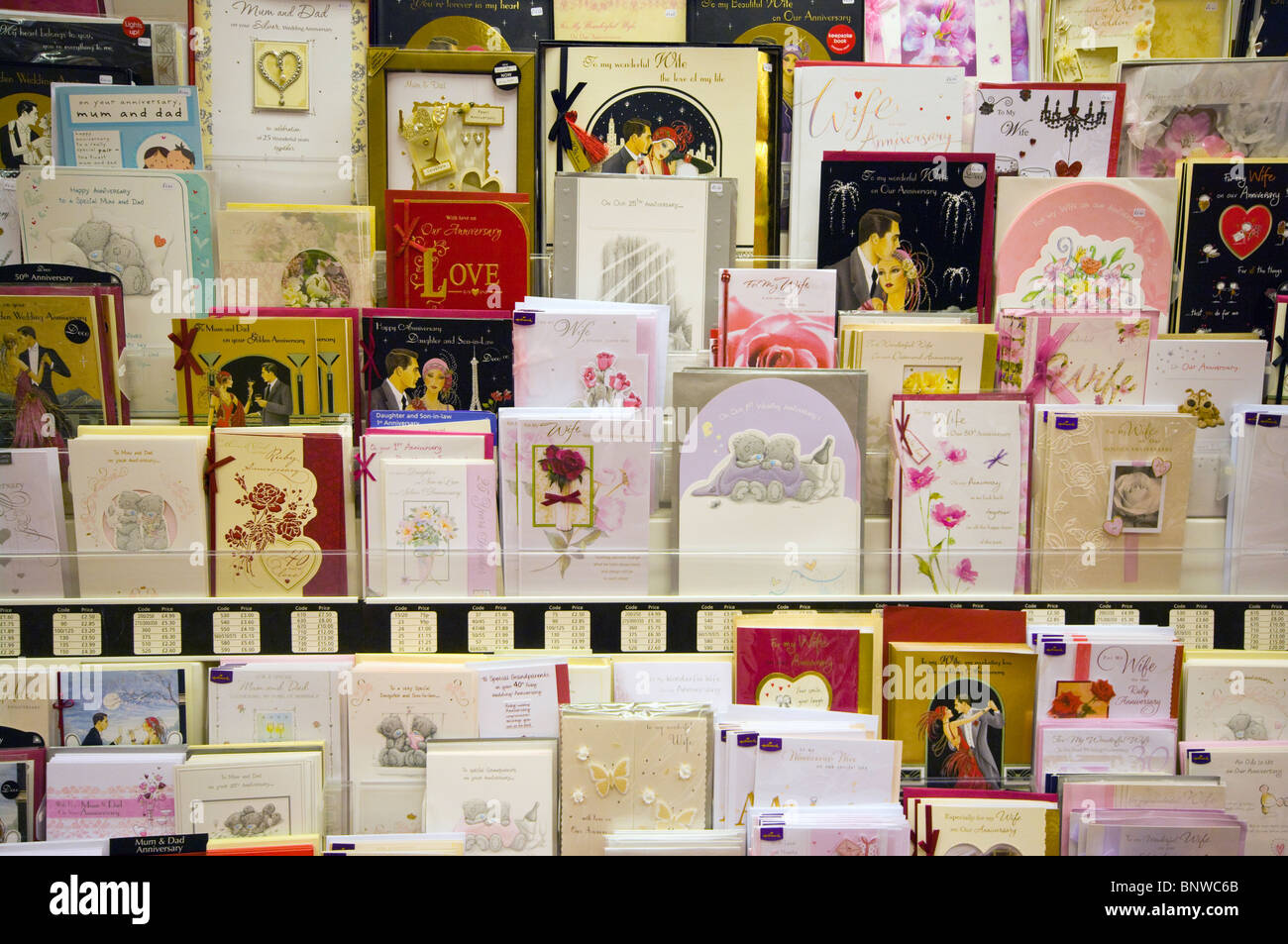 Birthday cards shop hi-res stock photography and images - Alamy