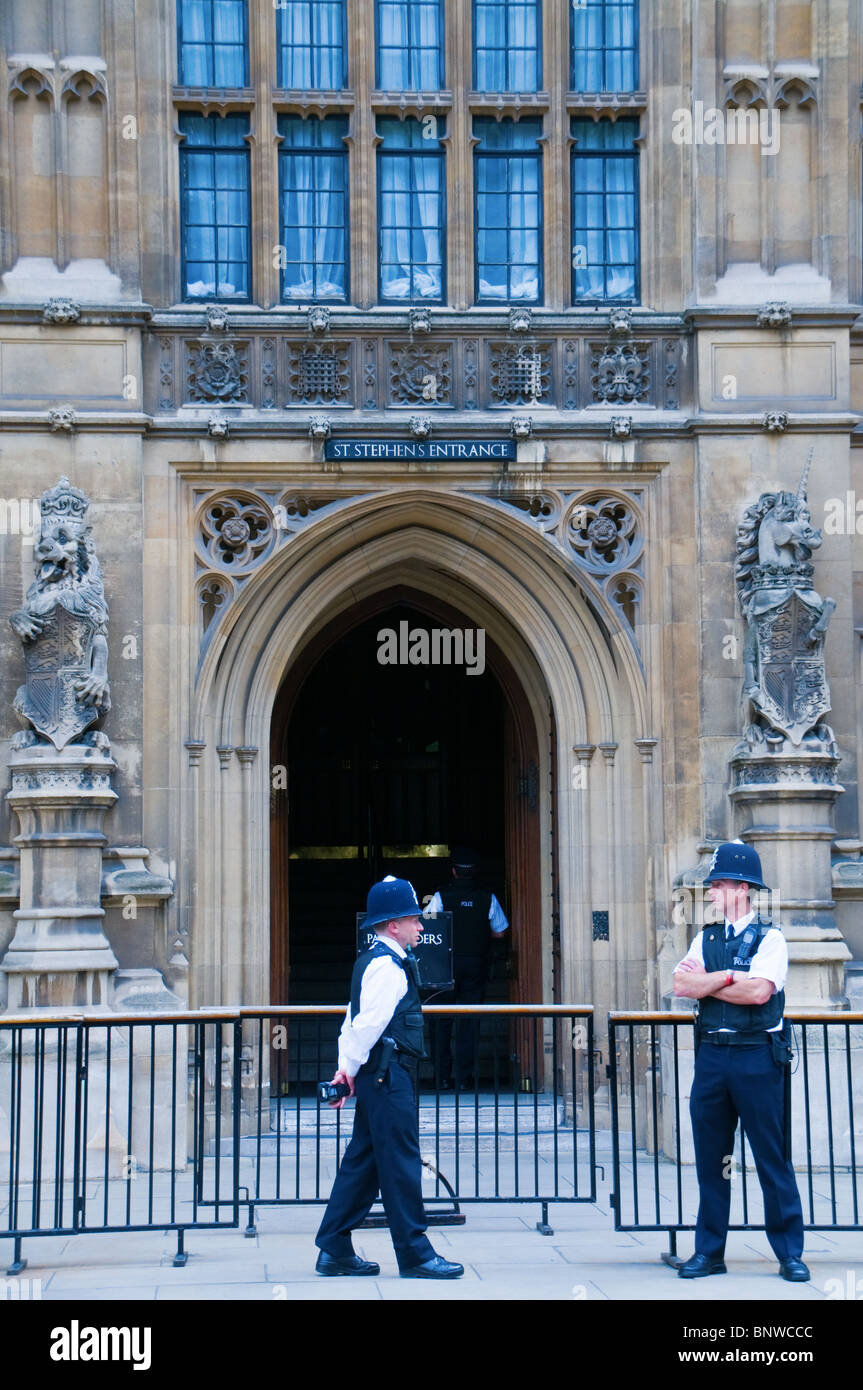 St Stephen's Entrance, Houses of Parliament Westminster London England ...