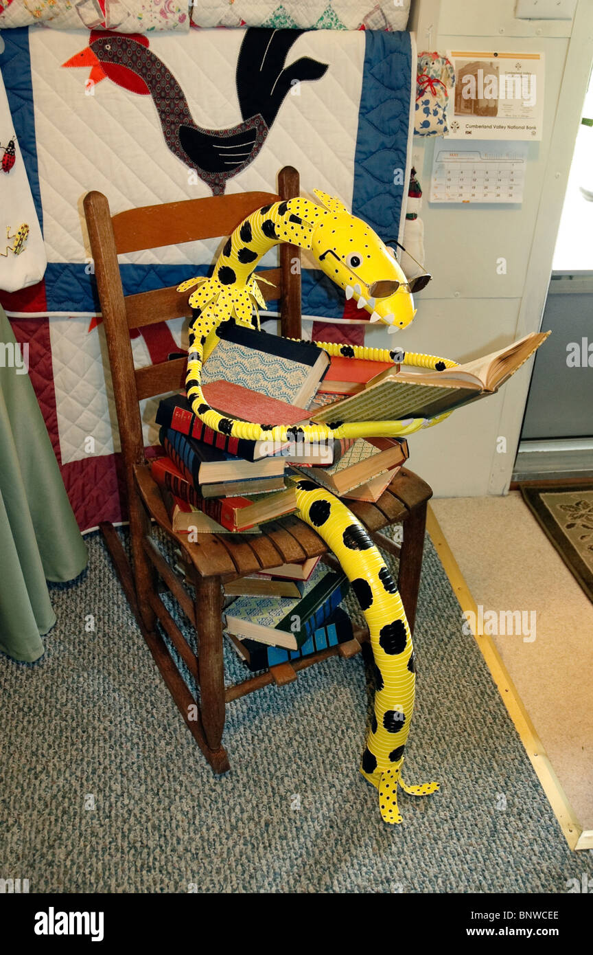 bookworm folk art by Lonnie & Twyla Money, Kentucky Stock Photo - Alamy
