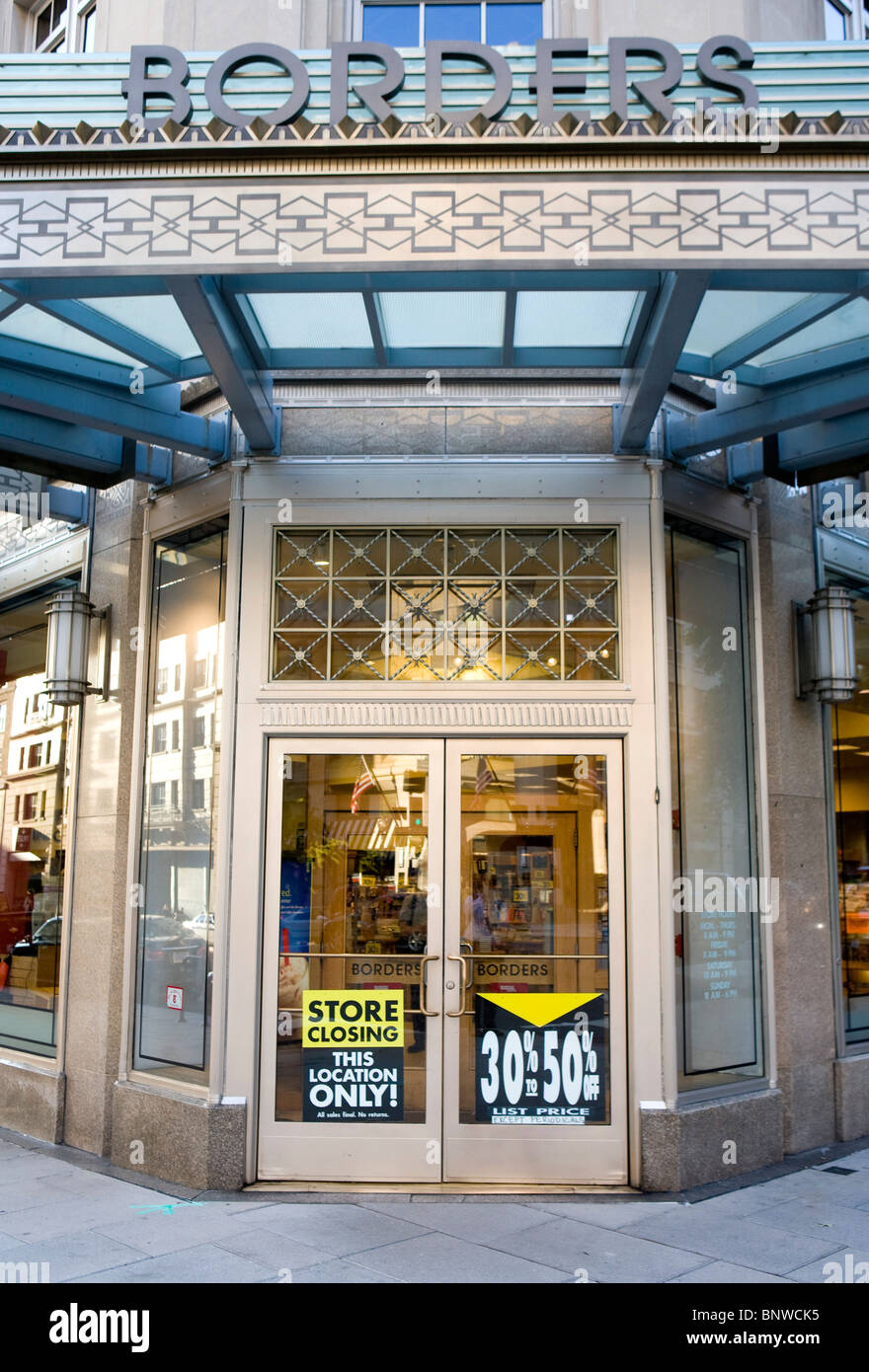 A Borders Books store in the process of being closed Stock Photo - Alamy