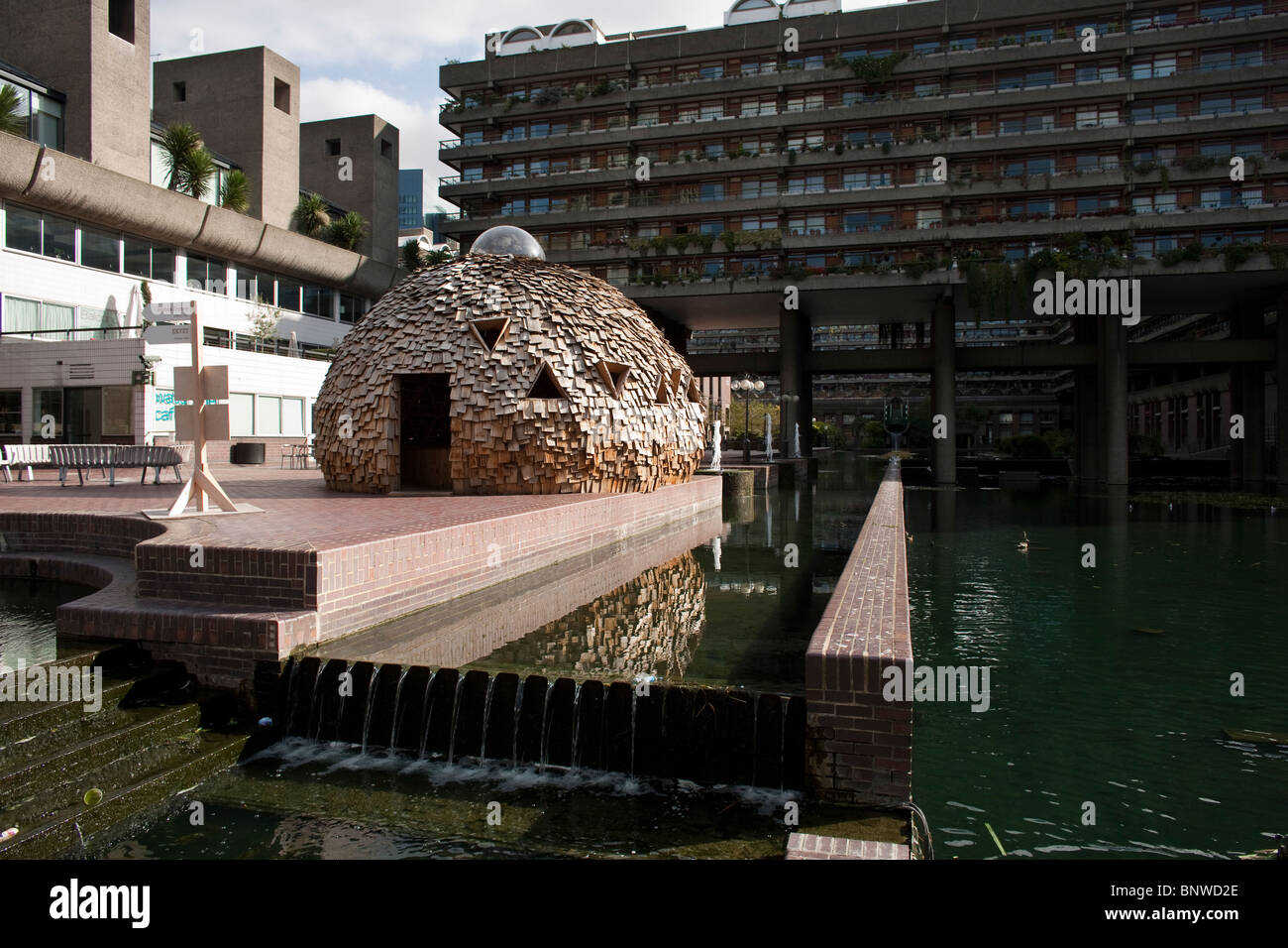 Heather and Ivan Morison Sculpture in the Barbican, London Stock Photo ...