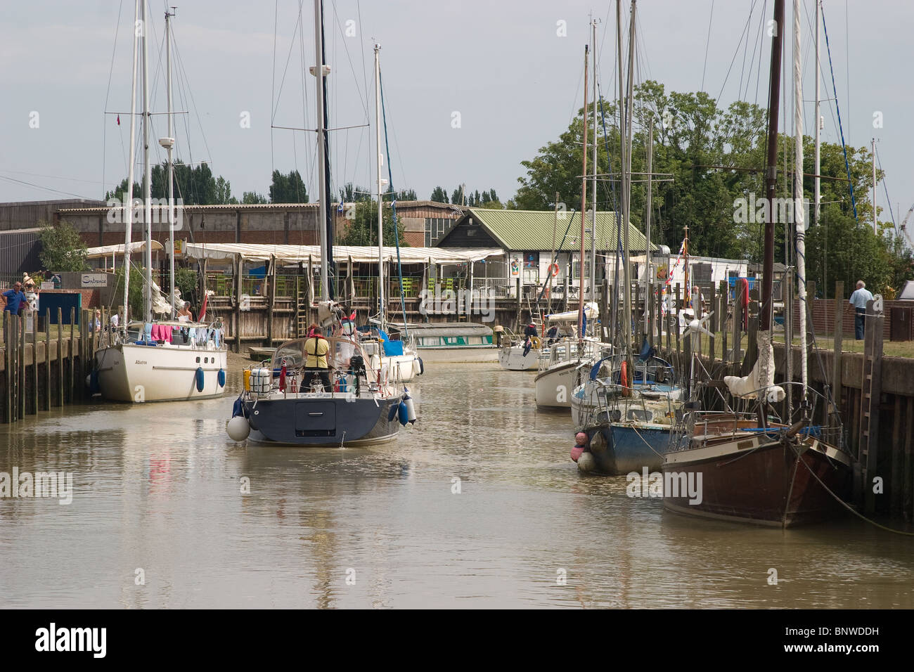 moored sail sailing boats sailor quay mast mooring Stock Photo - Alamy
