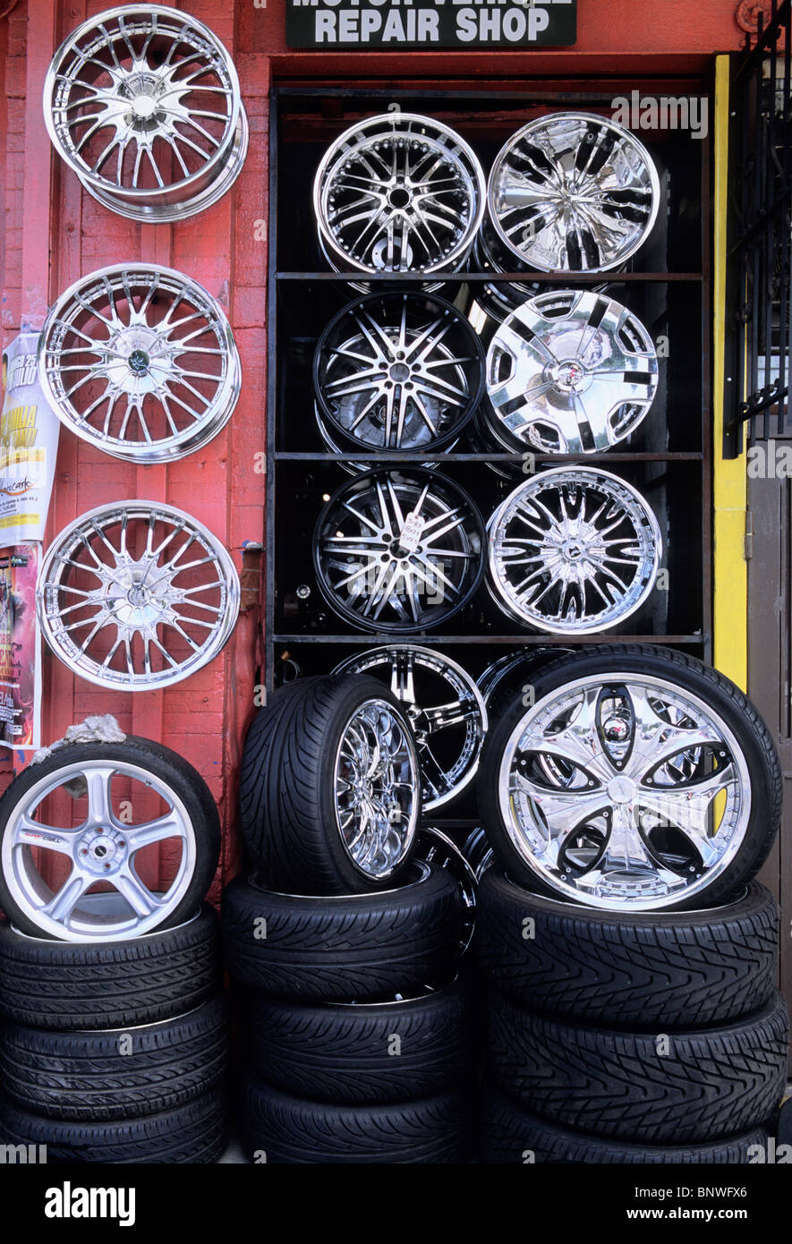 Hubcaps hi-res stock photography and images - Alamy