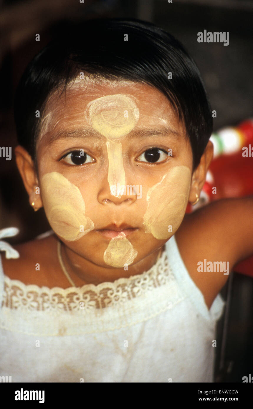 Burmese girl wearing thanaka paste at Inle Lake, Southern Shan State ...