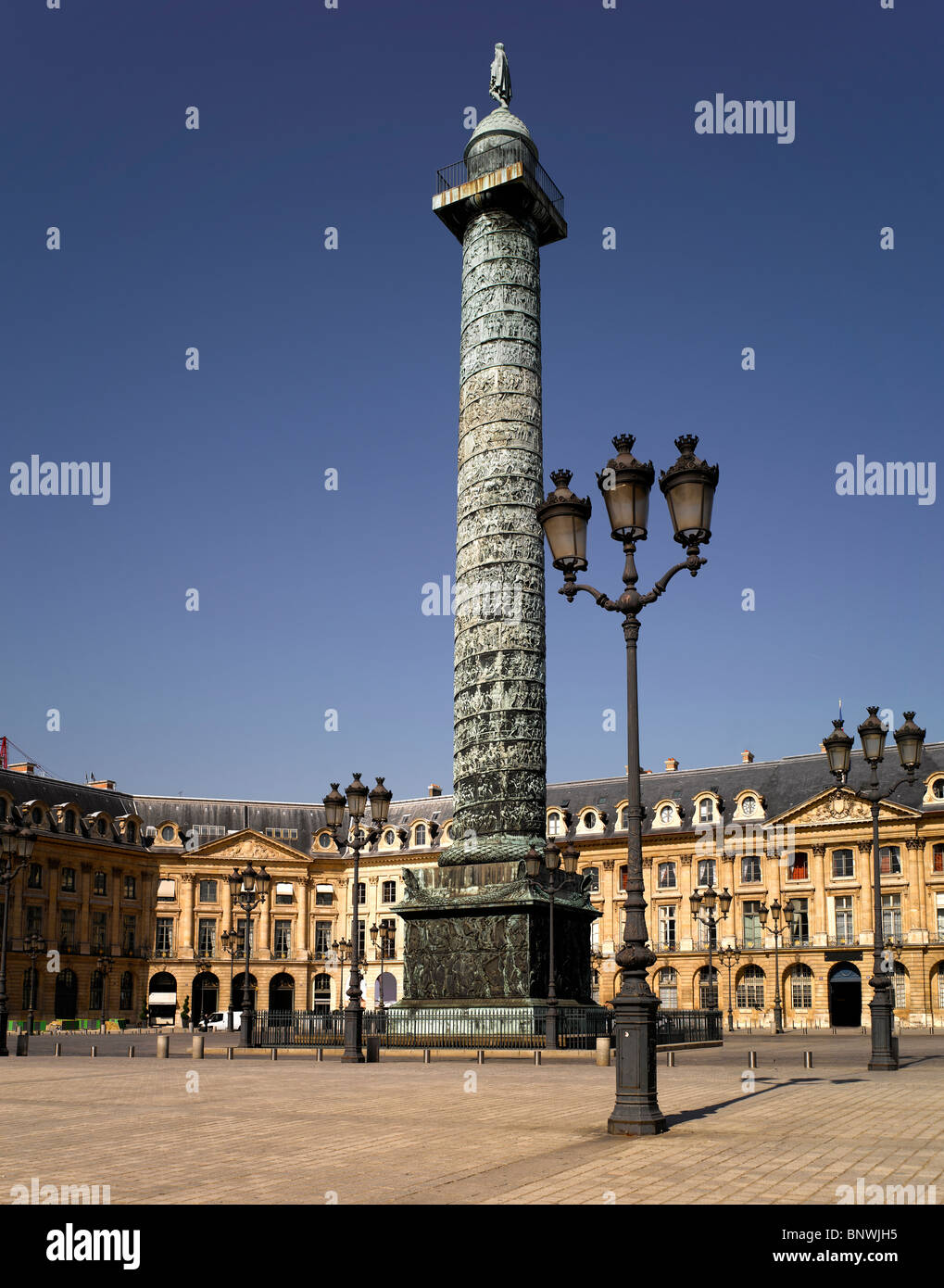 France, Paris: Napoleon's Austerlitz column in Place Vendome Stock ...
