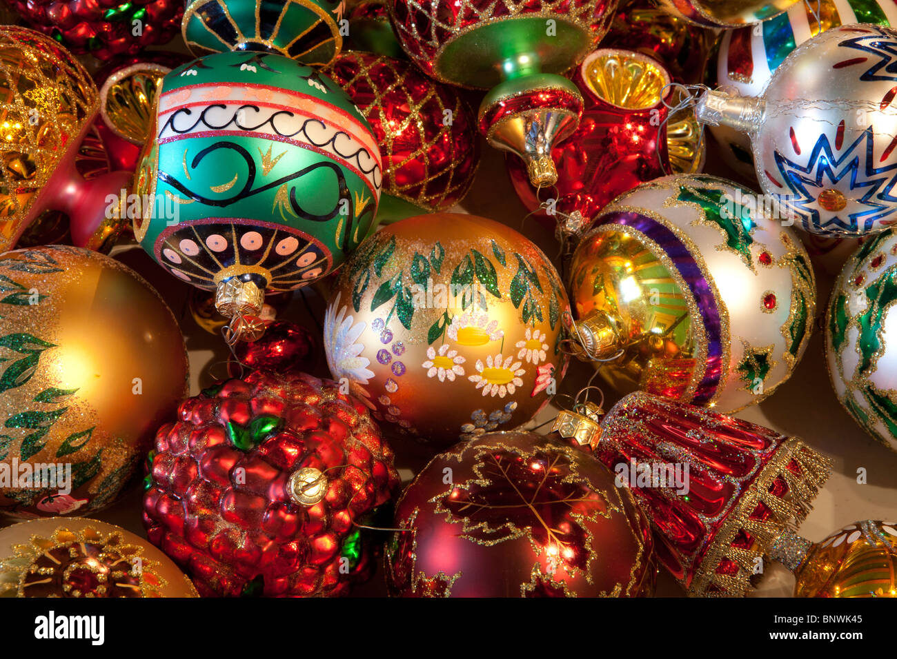 Antique christmas ornaments hi-res stock photography and images - Alamy
