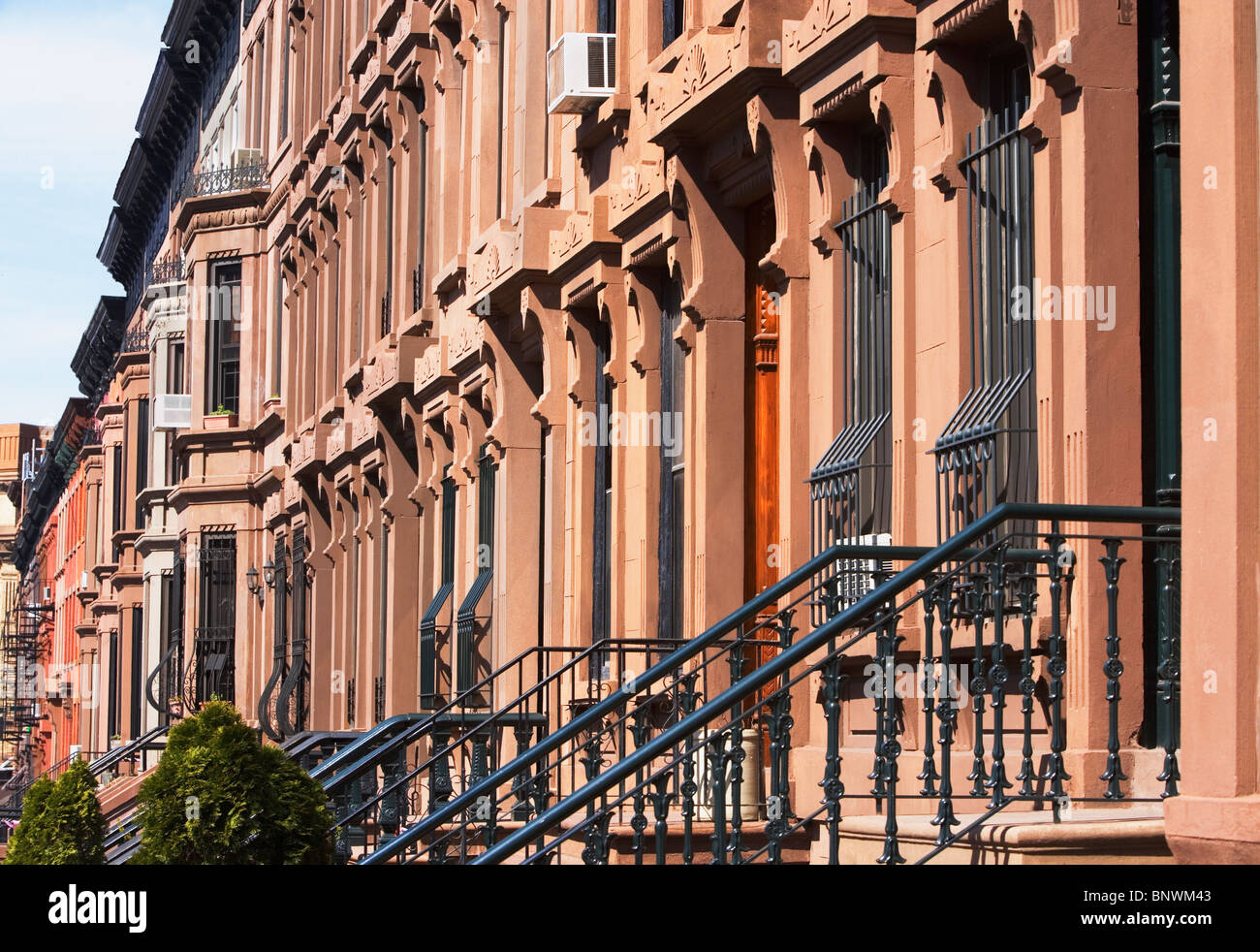 Exterior brownstone hi-res stock photography and images - Alamy