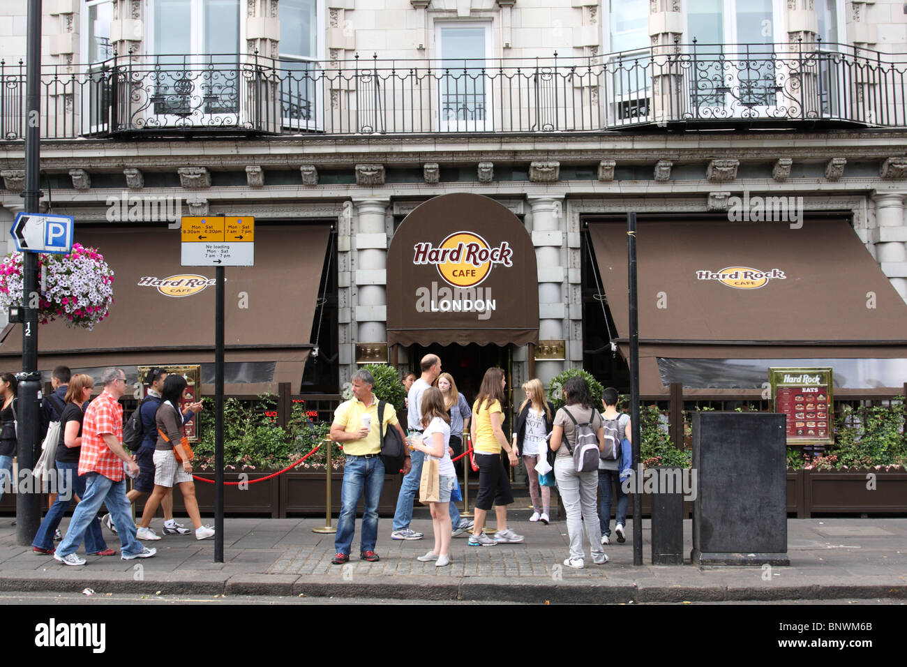 Hard rock cafe london hi-res stock photography and images - Alamy