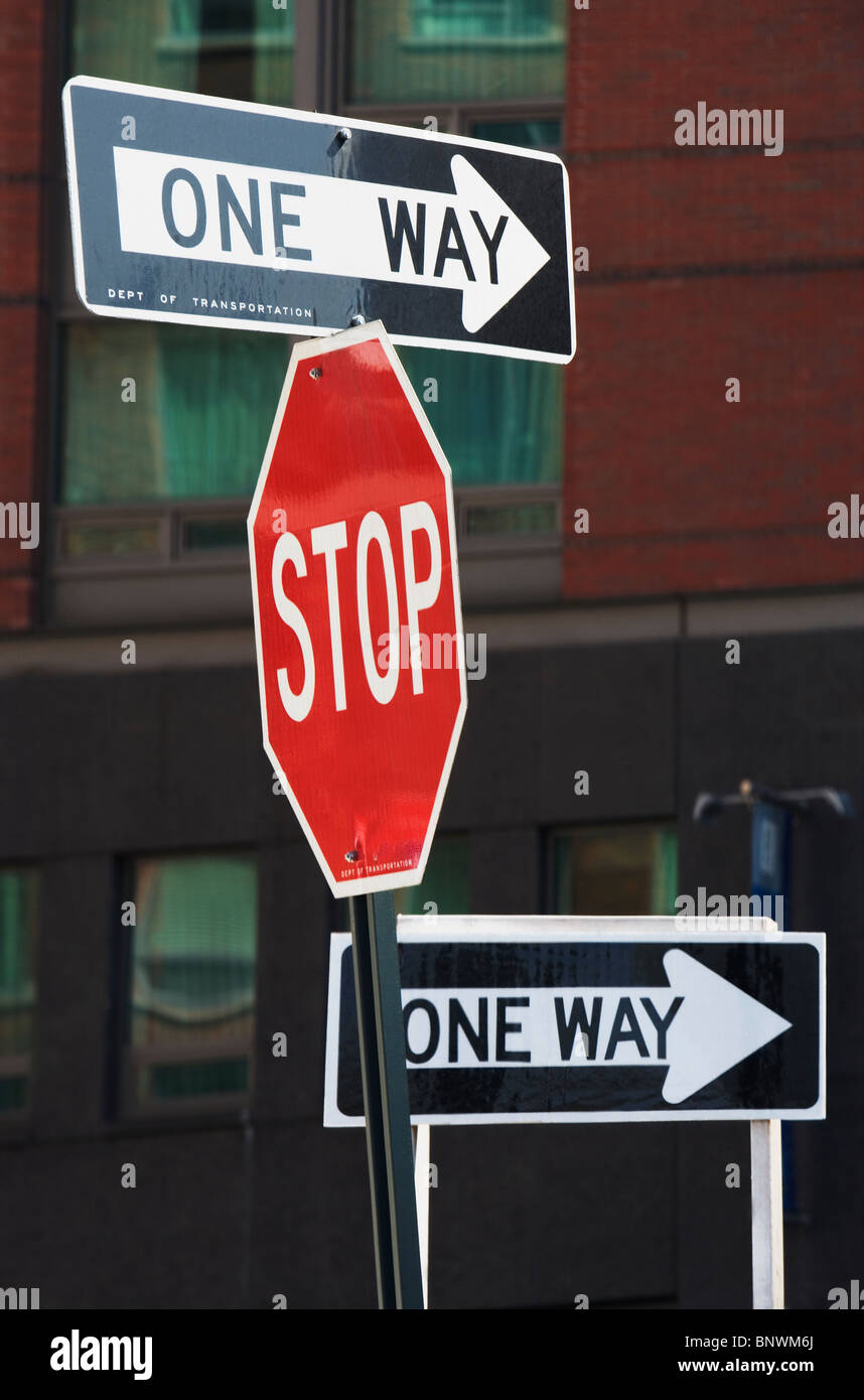 Stop sign one way signs hi-res stock photography and images - Alamy