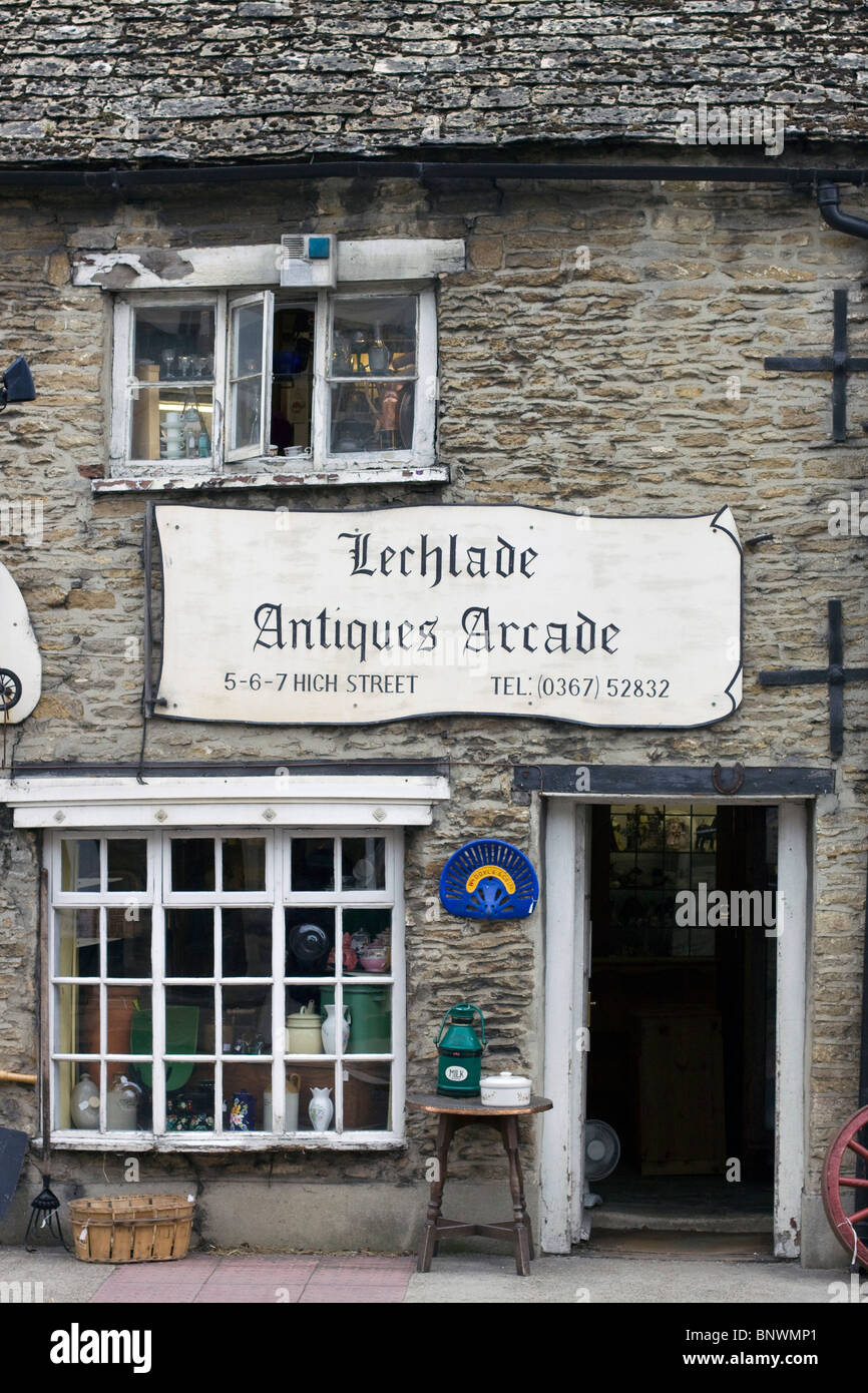 The front of a Antiques Shop at Lechlade Stock Photo - Alamy