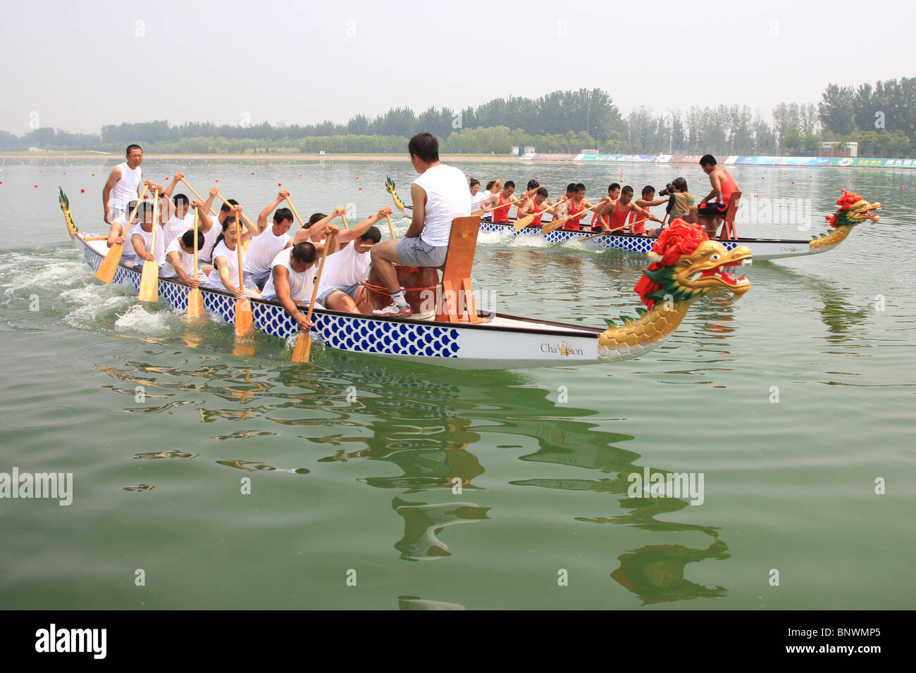 dragon boat racing Stock Photo - Alamy