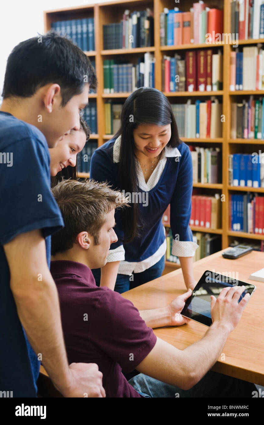 University students technology ipad hi-res stock photography and images ...