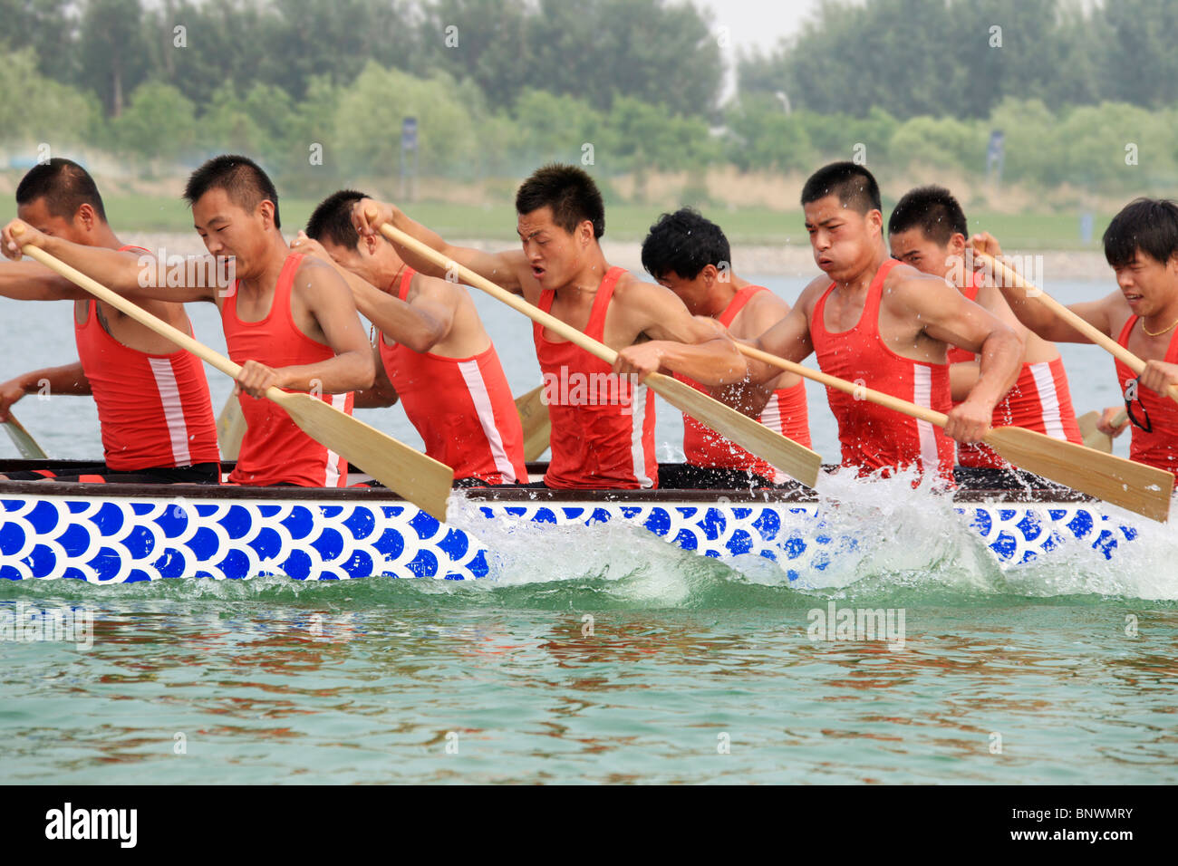 dragon boat racing Stock Photo - Alamy