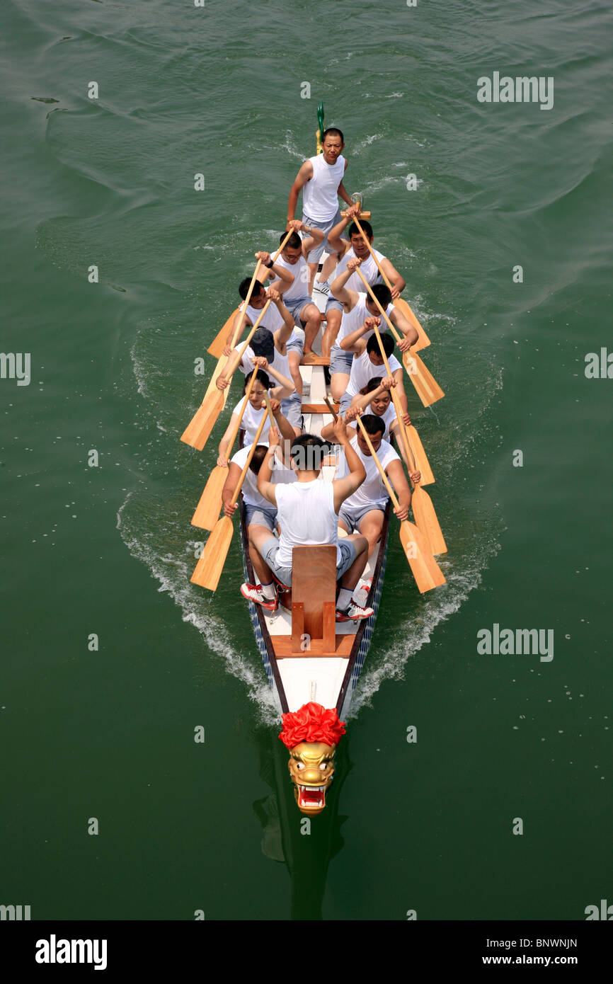 dragon boat racing Stock Photo - Alamy
