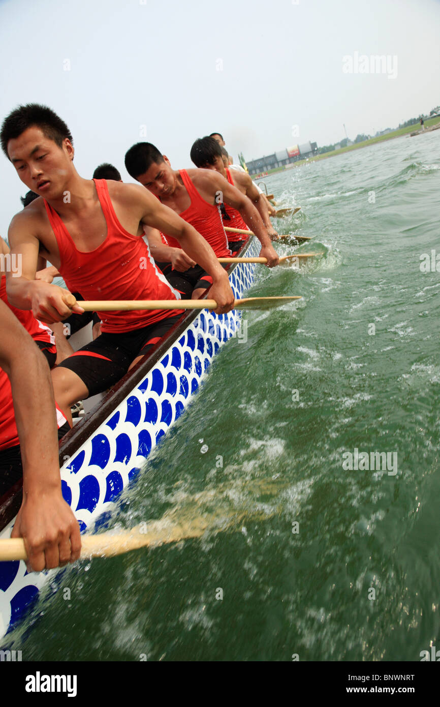 dragon boat racing Stock Photo - Alamy