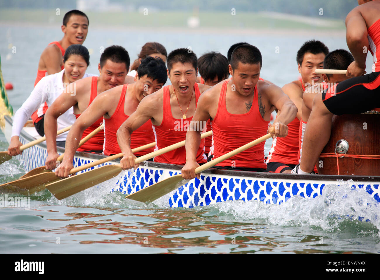 dragon boat racing Stock Photo - Alamy