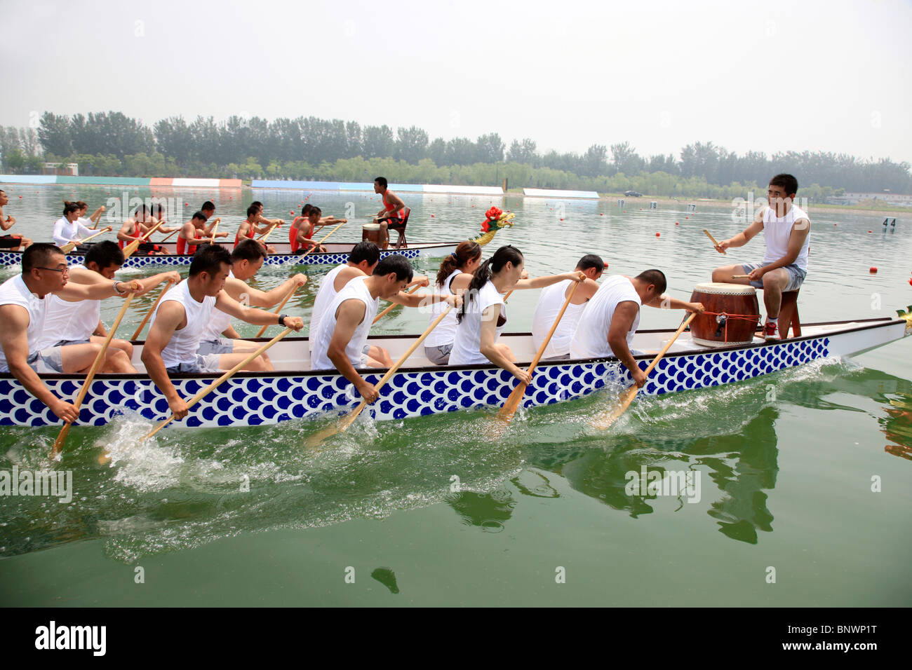 dragon boat racing Stock Photo - Alamy