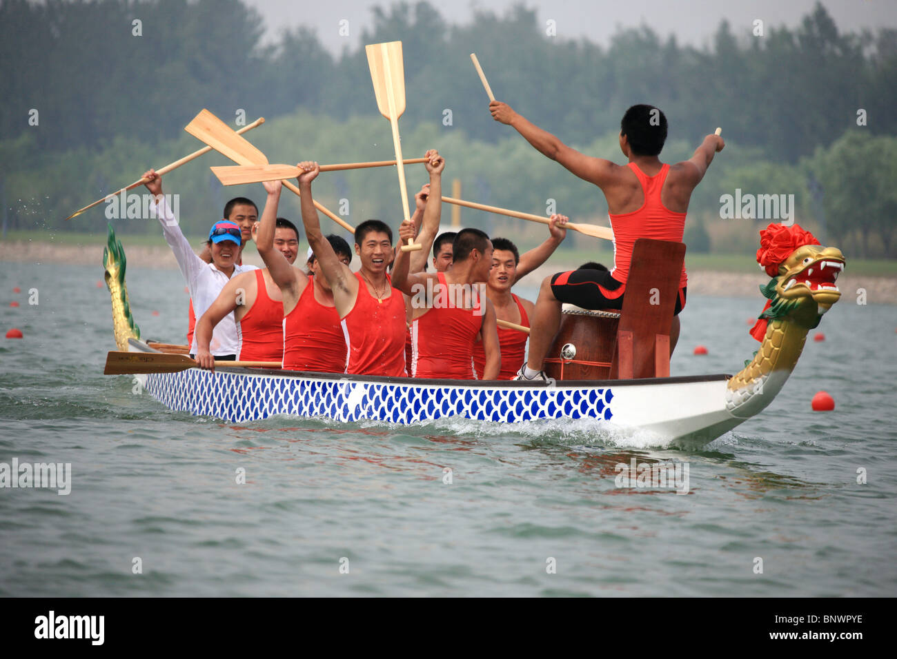 dragon boat racing Stock Photo - Alamy
