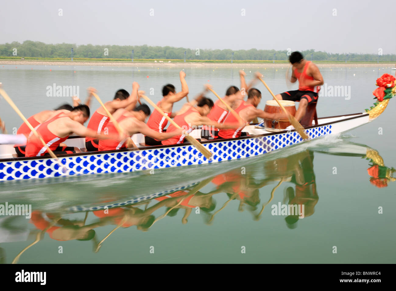 dragon boat racing Stock Photo - Alamy