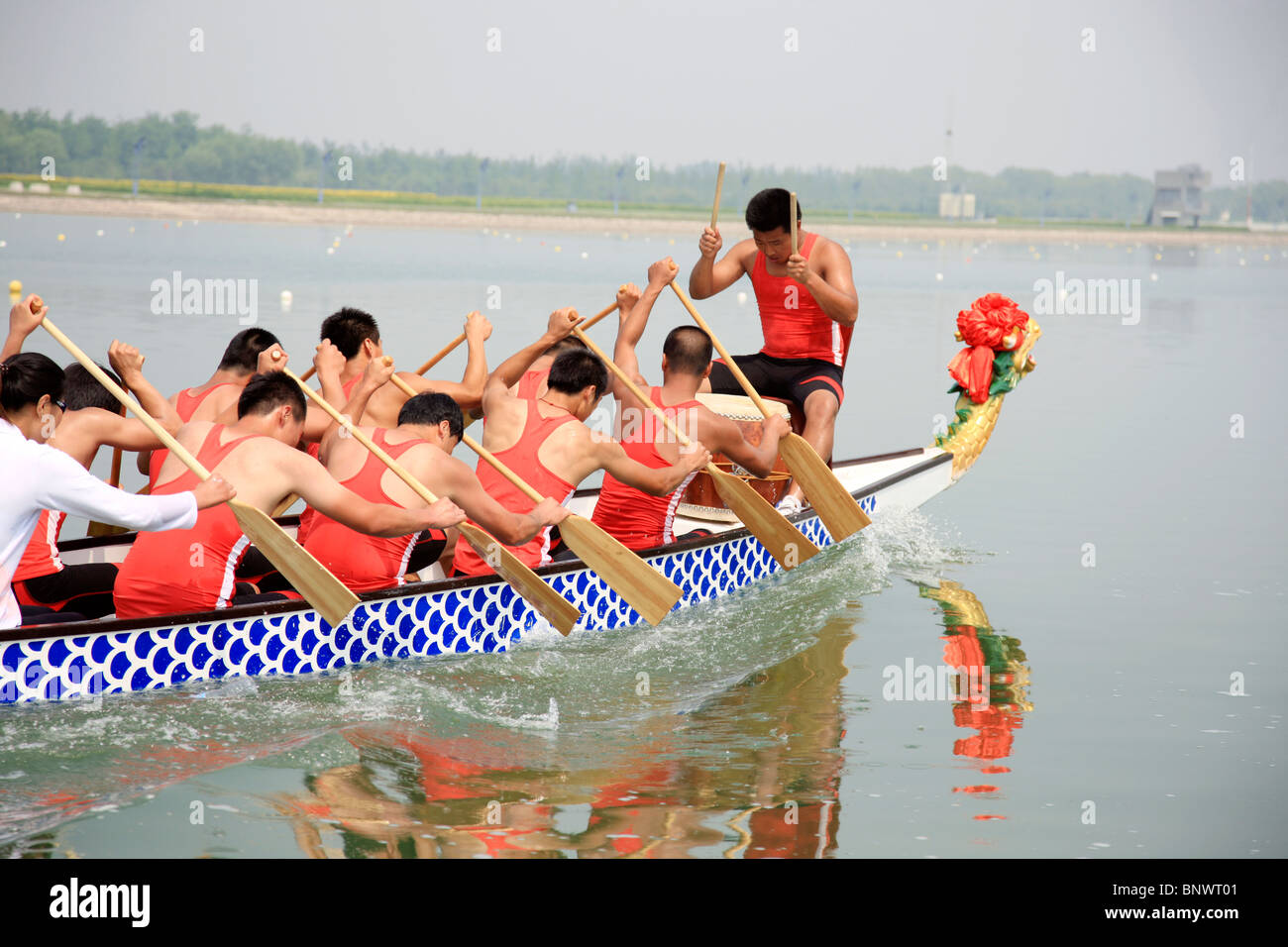 dragon boat racing Stock Photo - Alamy