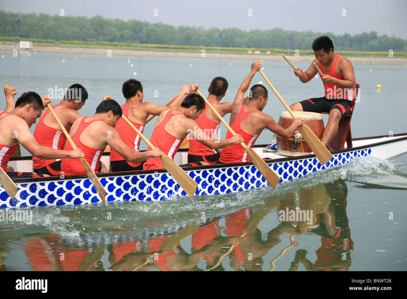 dragon boat racing Stock Photo - Alamy