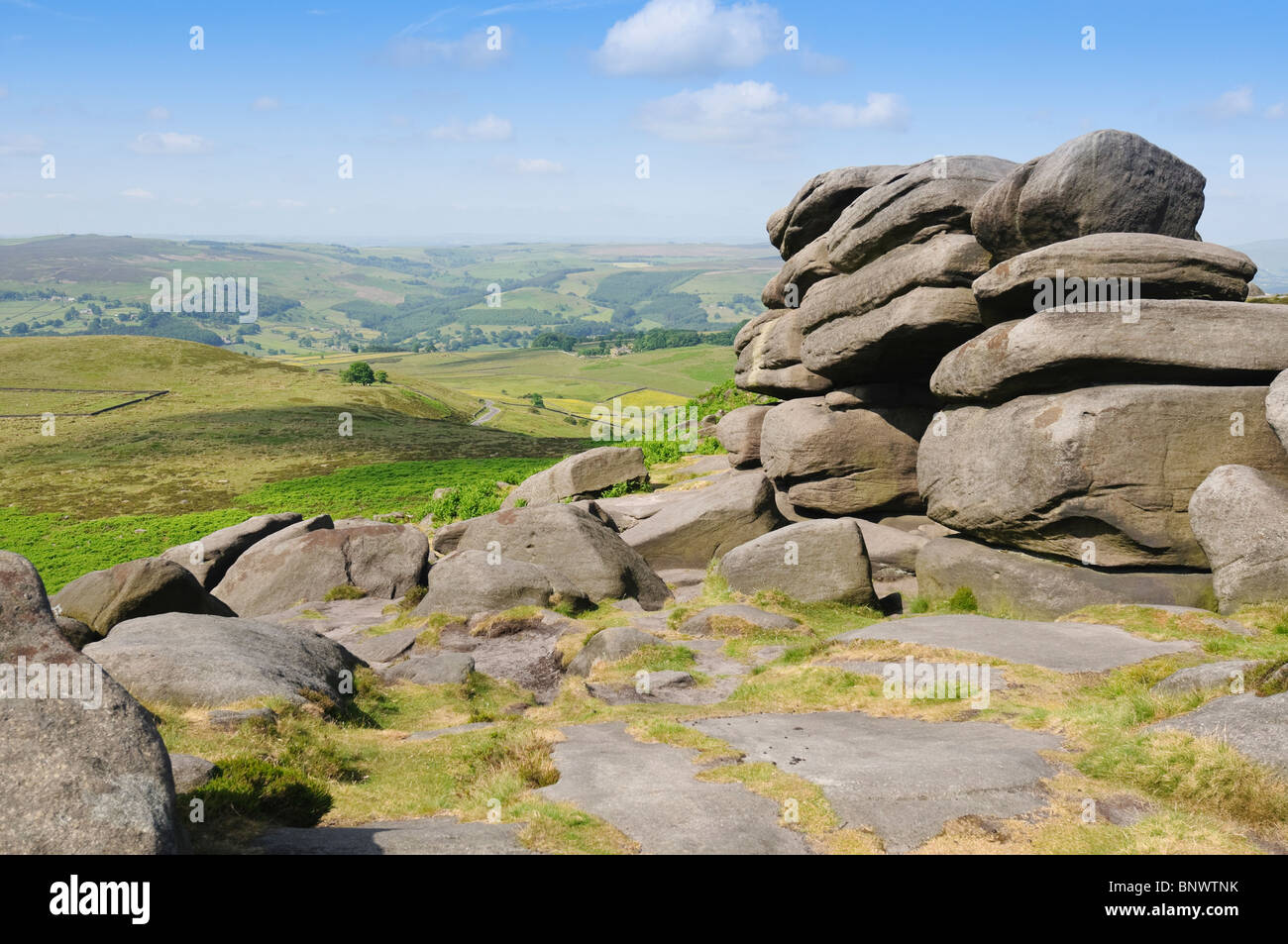 Hathersage village hi-res stock photography and images - Alamy
