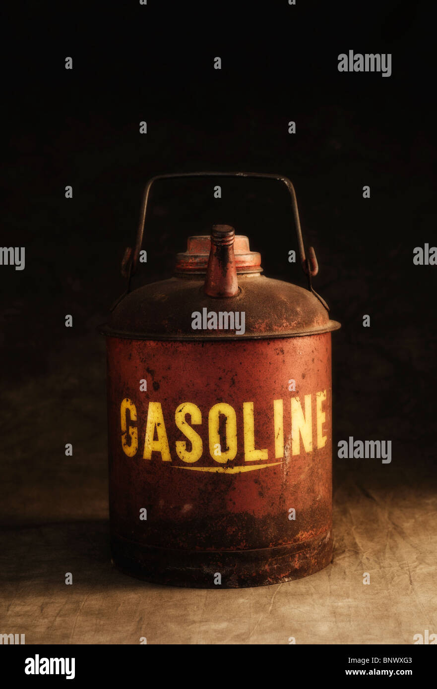 Antique gas can hi-res stock photography and images - Alamy