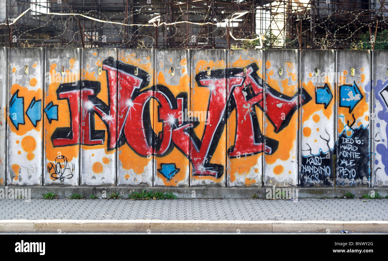 Graffiti rome hi-res stock photography and images - Alamy