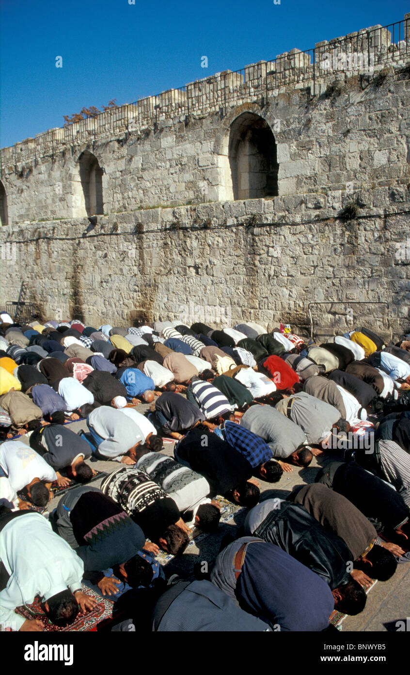 Israel, Jerusalem Old City, Ramadan Prayer at Haram esh Sharif Stock ...