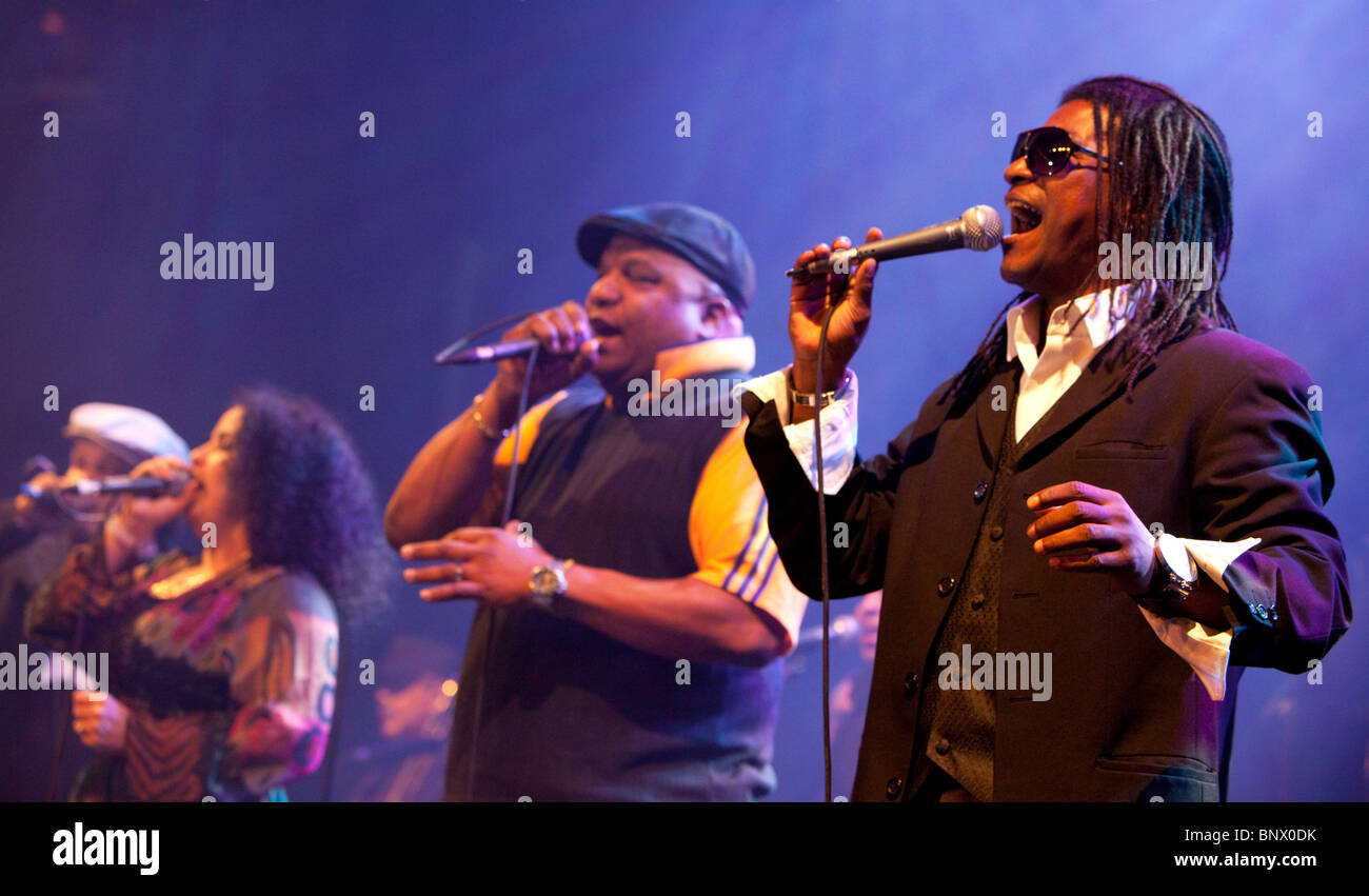 Timba cuba hi-res stock photography and images - Alamy