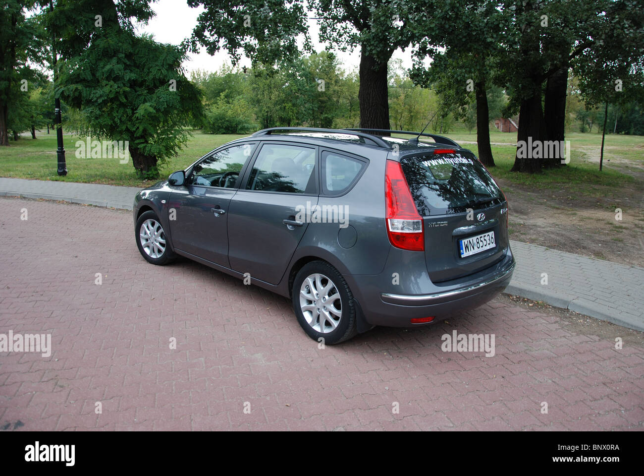 Hyundai i30 SW 1.6 CRDi - MY 2009 - grey - Korean popular compact ...