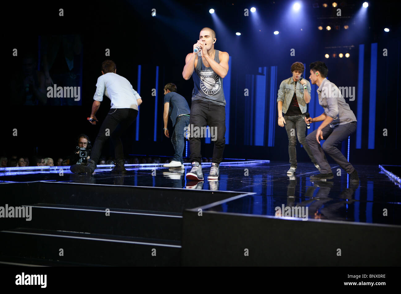 Wanted boy hi-res stock photography and images - Alamy