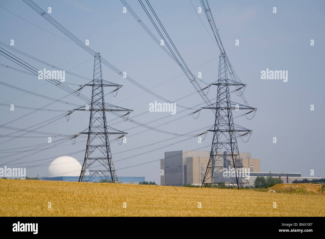 Electricity pylons hi-res stock photography and images - Alamy