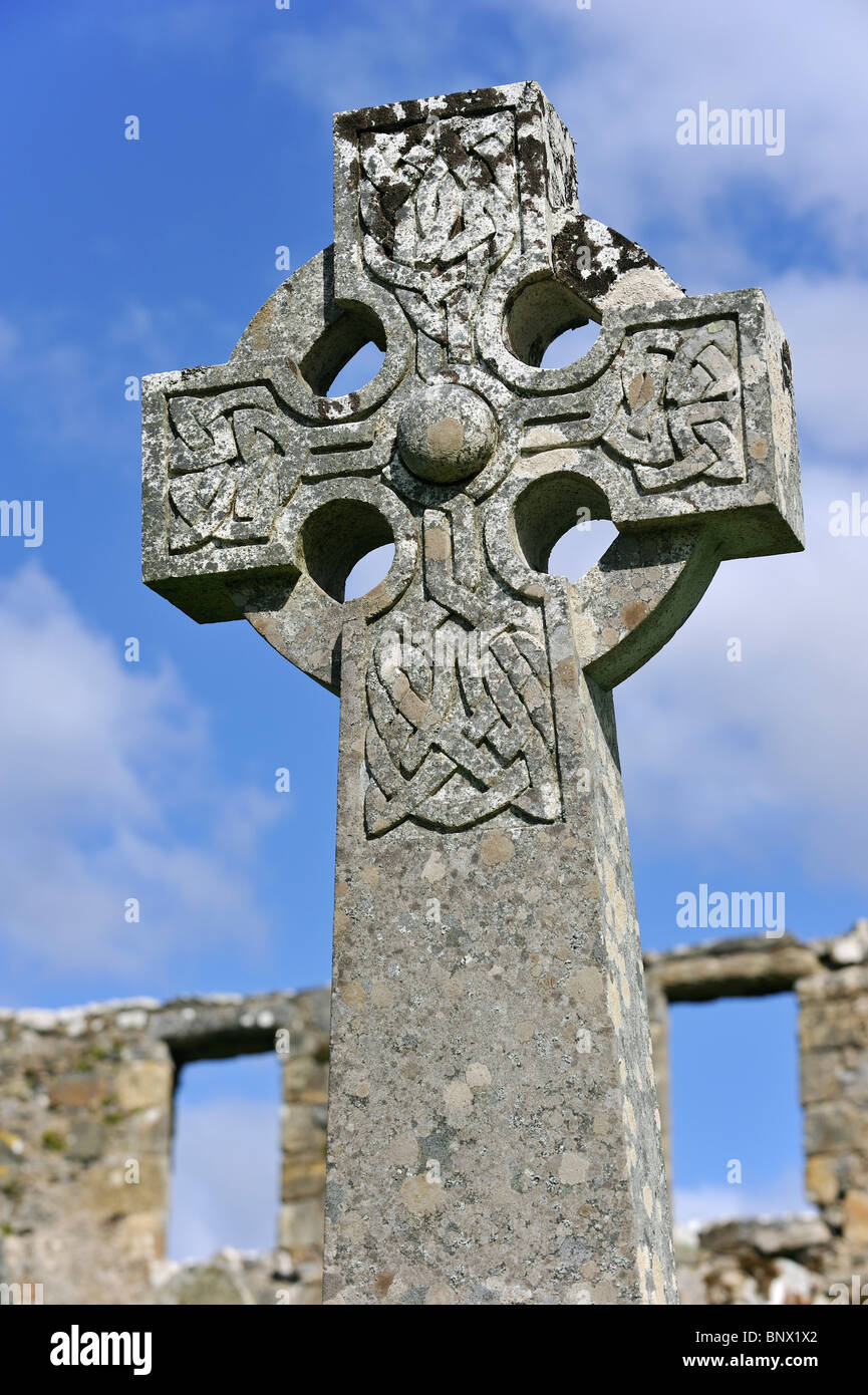 Celtic cross in ruins old hi-res stock photography and images - Alamy