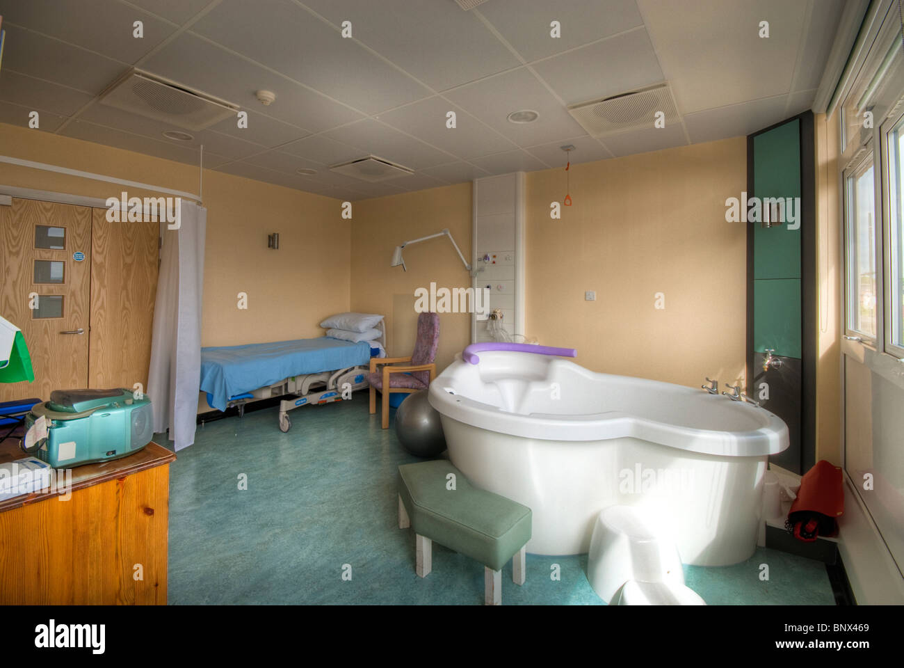 Birthing pool hi-res stock photography and images - Alamy