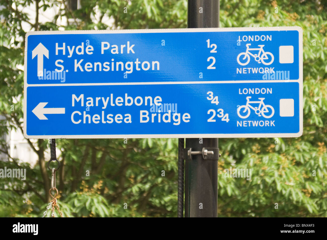 Chelsea bridge road hi-res stock photography and images - Alamy
