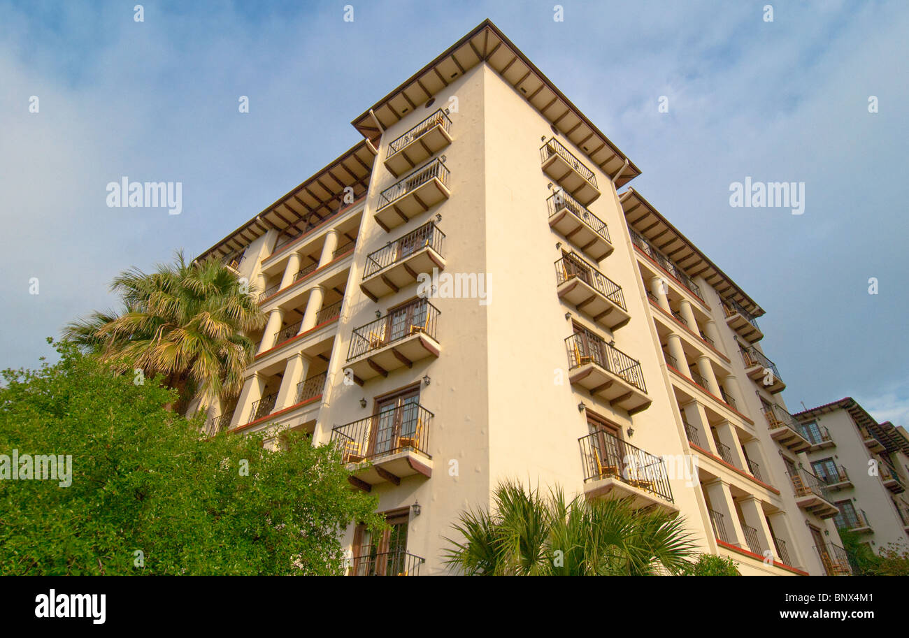 Historic La Mansion del Rio Hotel on River Walk on banks of the Paseo ...