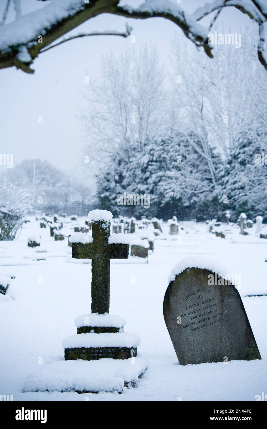 byron park harrow cemetery Stock Photo - Alamy