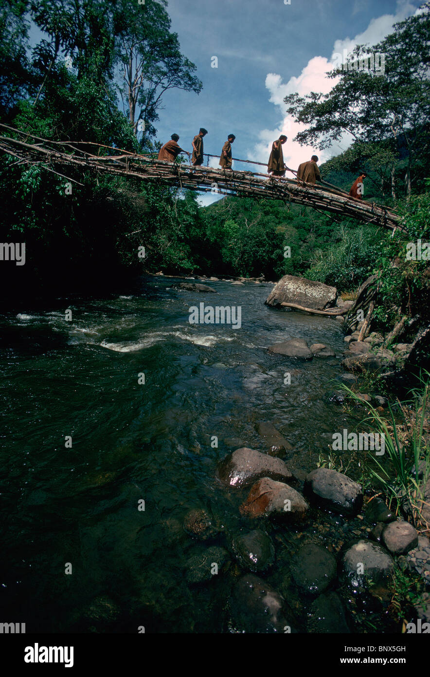 Machiguenga indian hi-res stock photography and images - Alamy