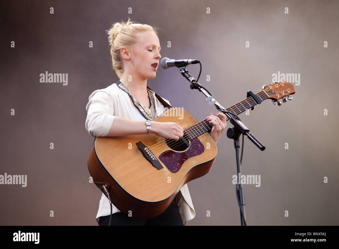 English singer songwriter laura marling hi-res stock photography and ...
