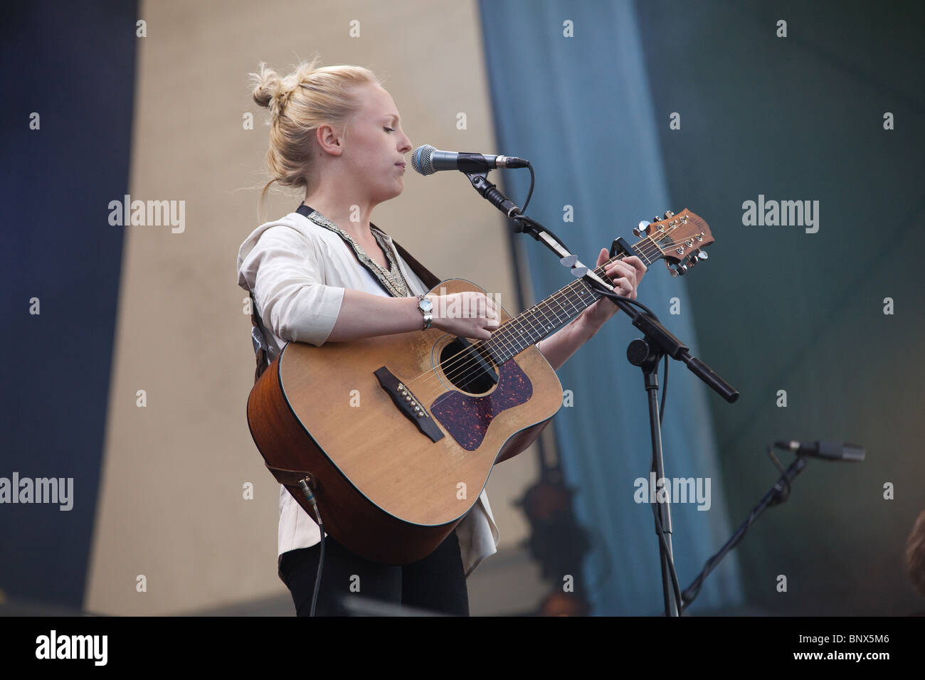 English singer songwriter laura marling hi-res stock photography and ...