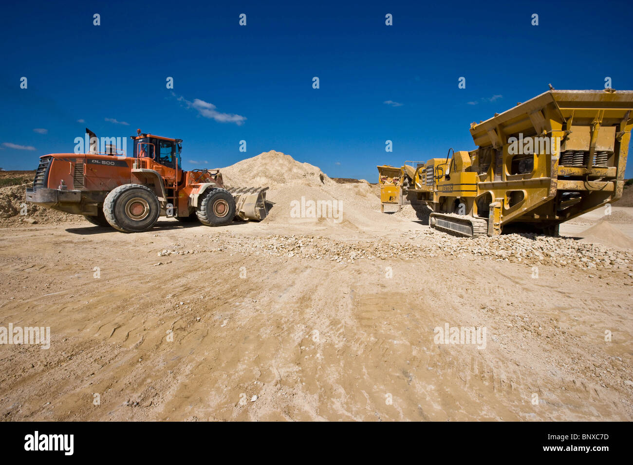 Loading shovel hi-res stock photography and images - Alamy