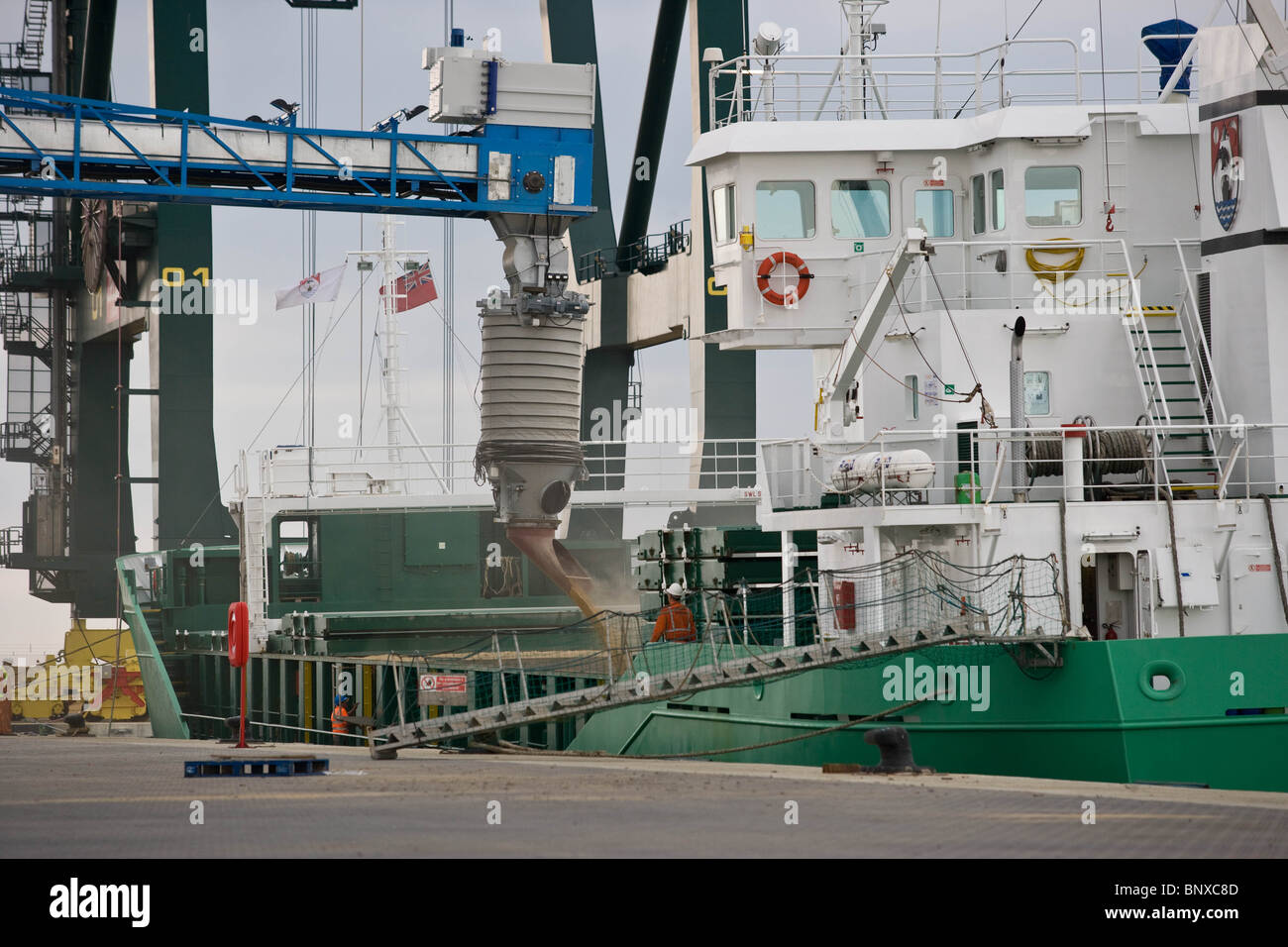 Grain Boat being loaded at Great Yarmouth grain terminal Stock Photo ...