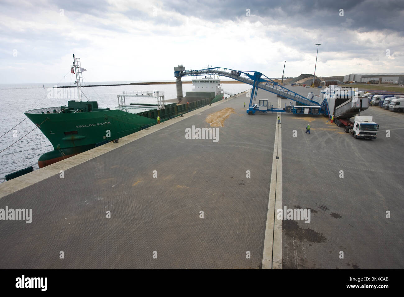 Lorries hi-res stock photography and images - Alamy