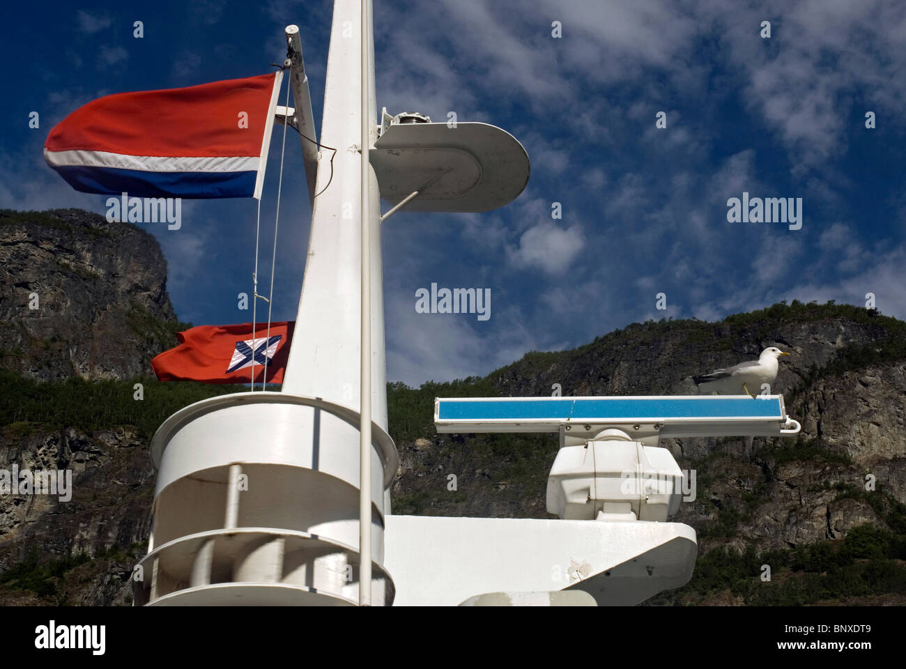 Ferry fjorlandsfiord flam gudvangen naerofjord hi-res stock photography ...