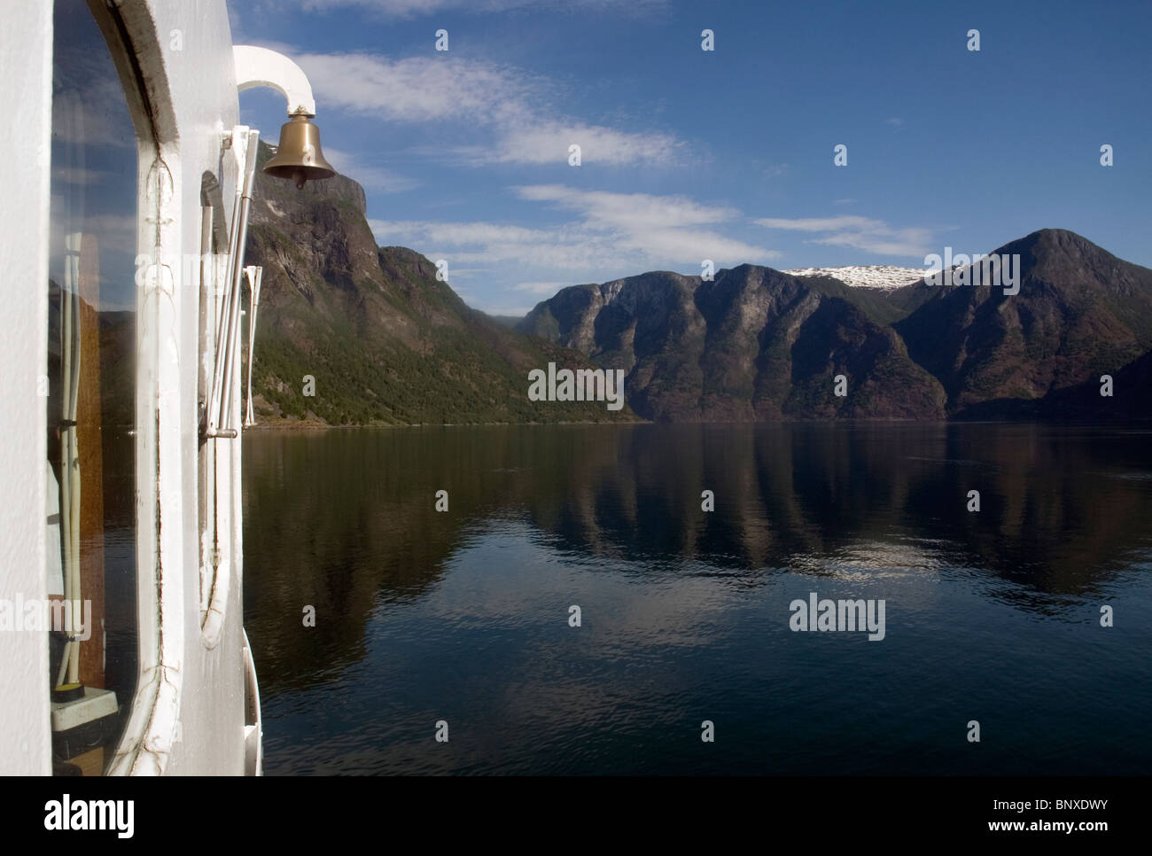 Ferry fjorlandsfiord flam gudvangen naerofjord hi-res stock photography ...