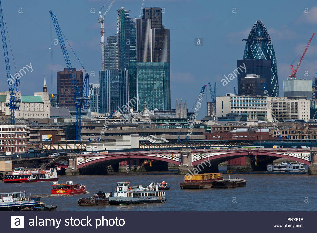 Waterloo Bridge View Stock Photos & Waterloo Bridge View Stock Images ...
