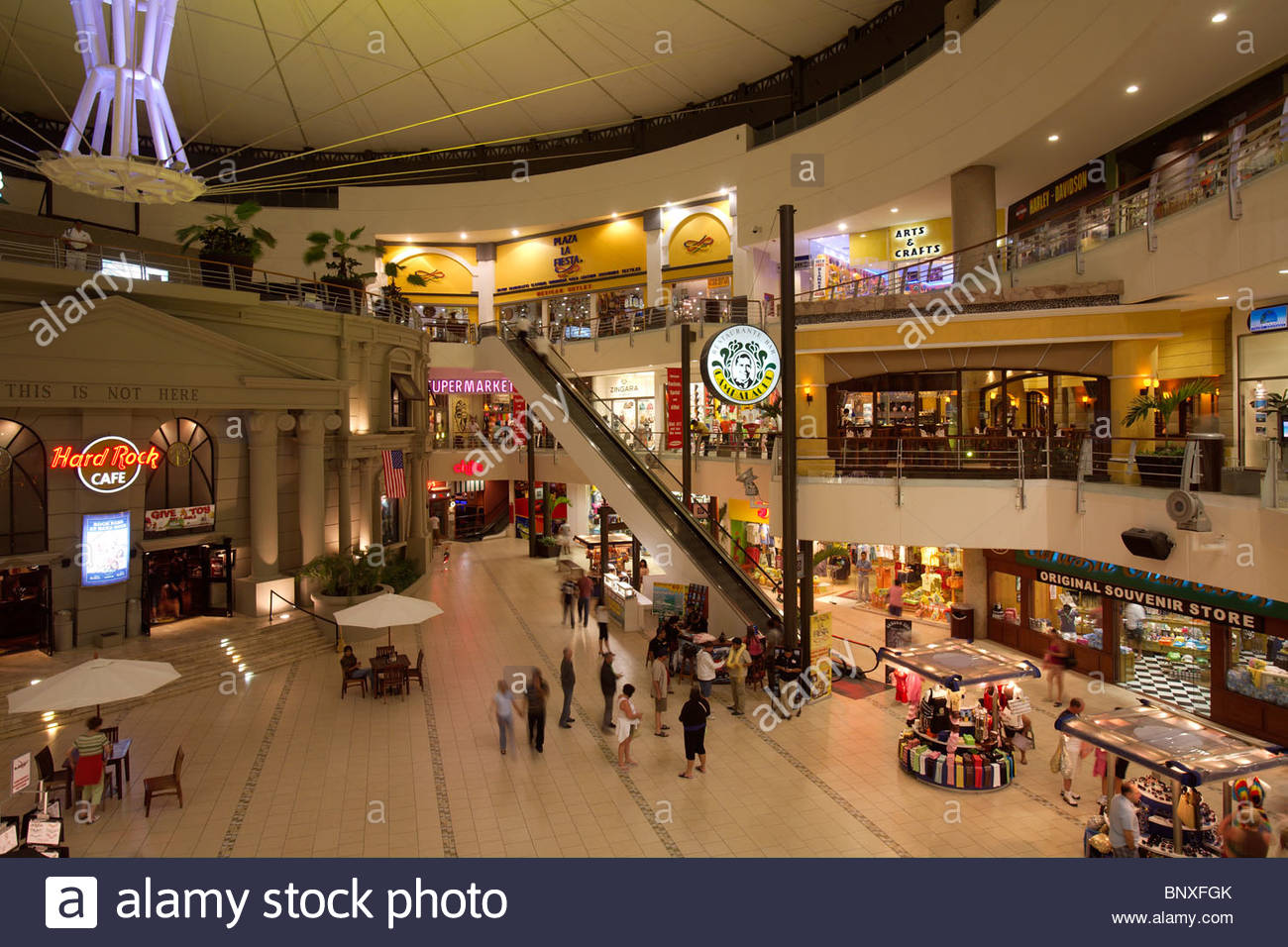 Cancun Shopping Mall Stock Photos & Cancun Shopping Mall Stock Images ...